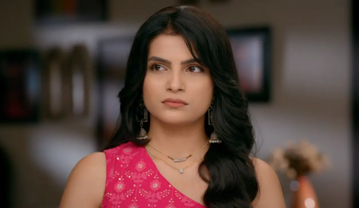 Udne Ki Aasha 30th September 2025 Written Update: Roshni Pretends ...